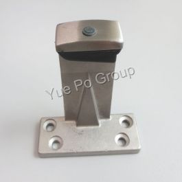 DOOR CATCH W/PLASTIC INSERT (FOR ROLLING DOOR)